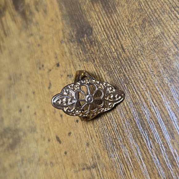 Jewelry | Gold Toned Detailed Ring | Poshmark